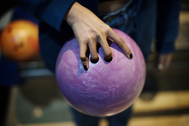 How to Bowl With Nails and Ways to Protect Your Nails