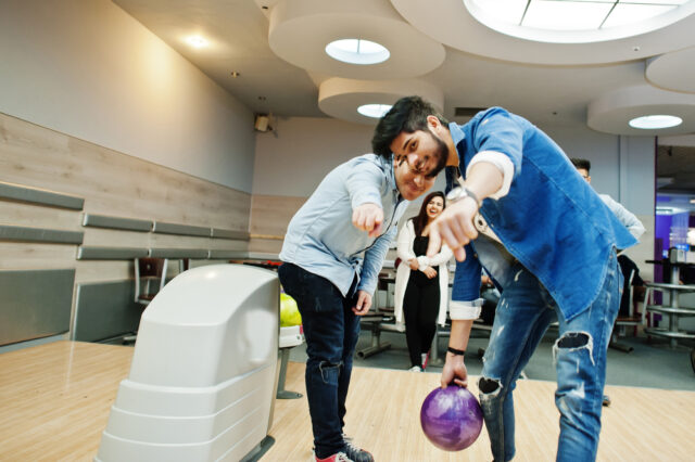 How Much Do Bowling Lessons Cost Per Person and Per Hour